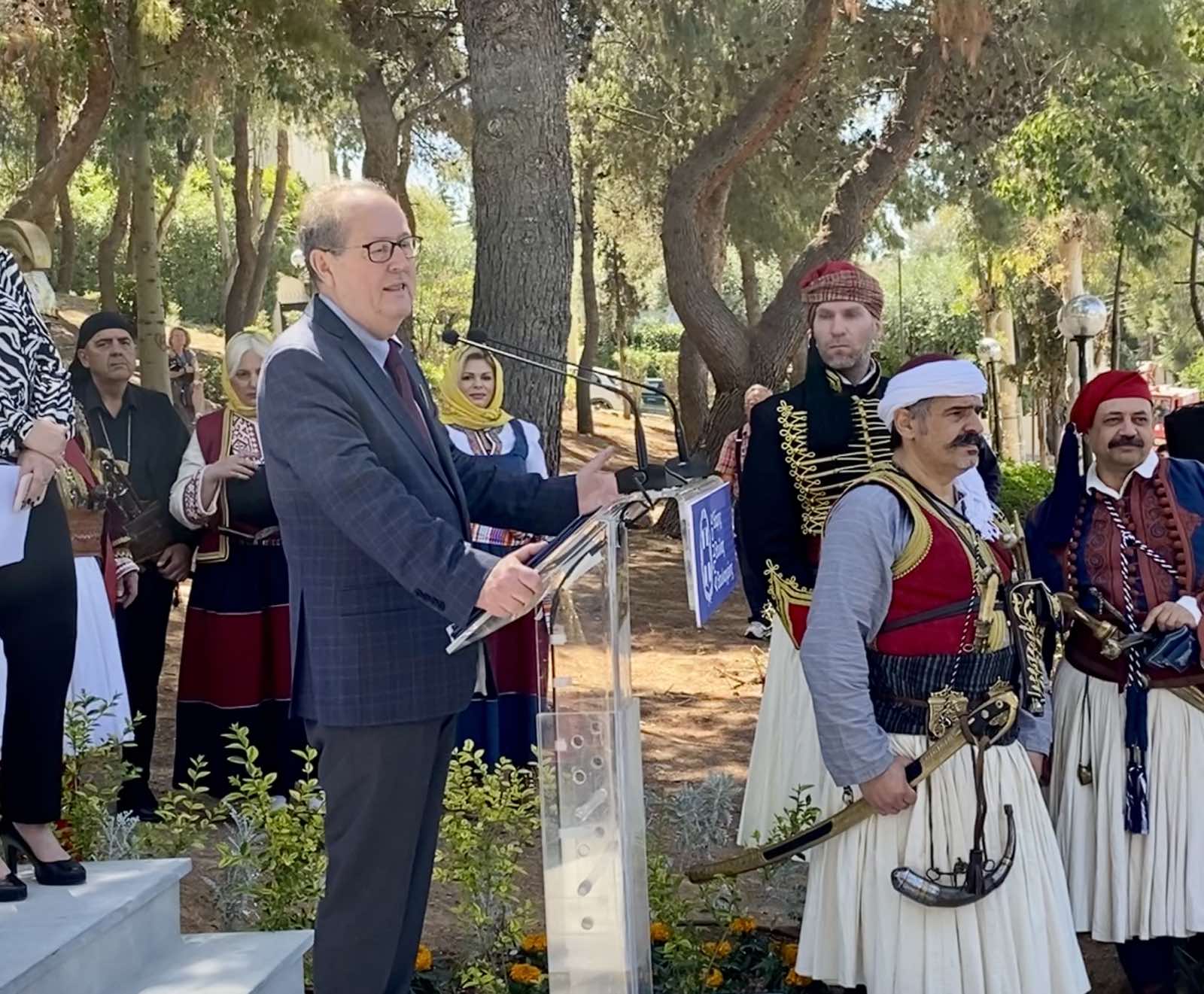 Η μορφή του Μανιάτη Αρχιστράτηγου του '21 δεσπόζει στη Βούλα