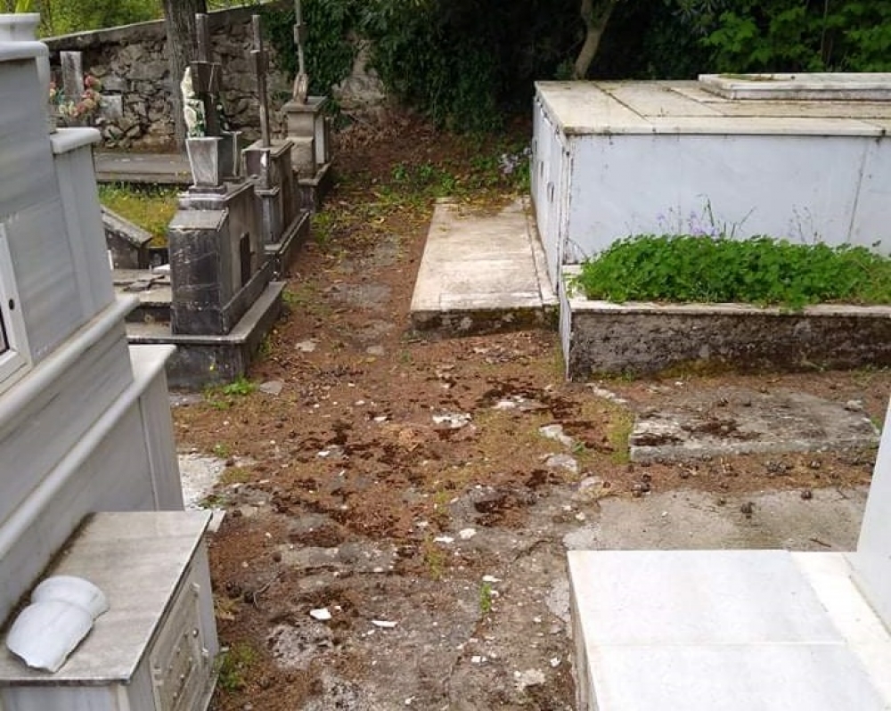 «Γιατί το δημοτικό νεκροταφείο Γεωργιτσίου βρίσκεται σε αυτή την ...
